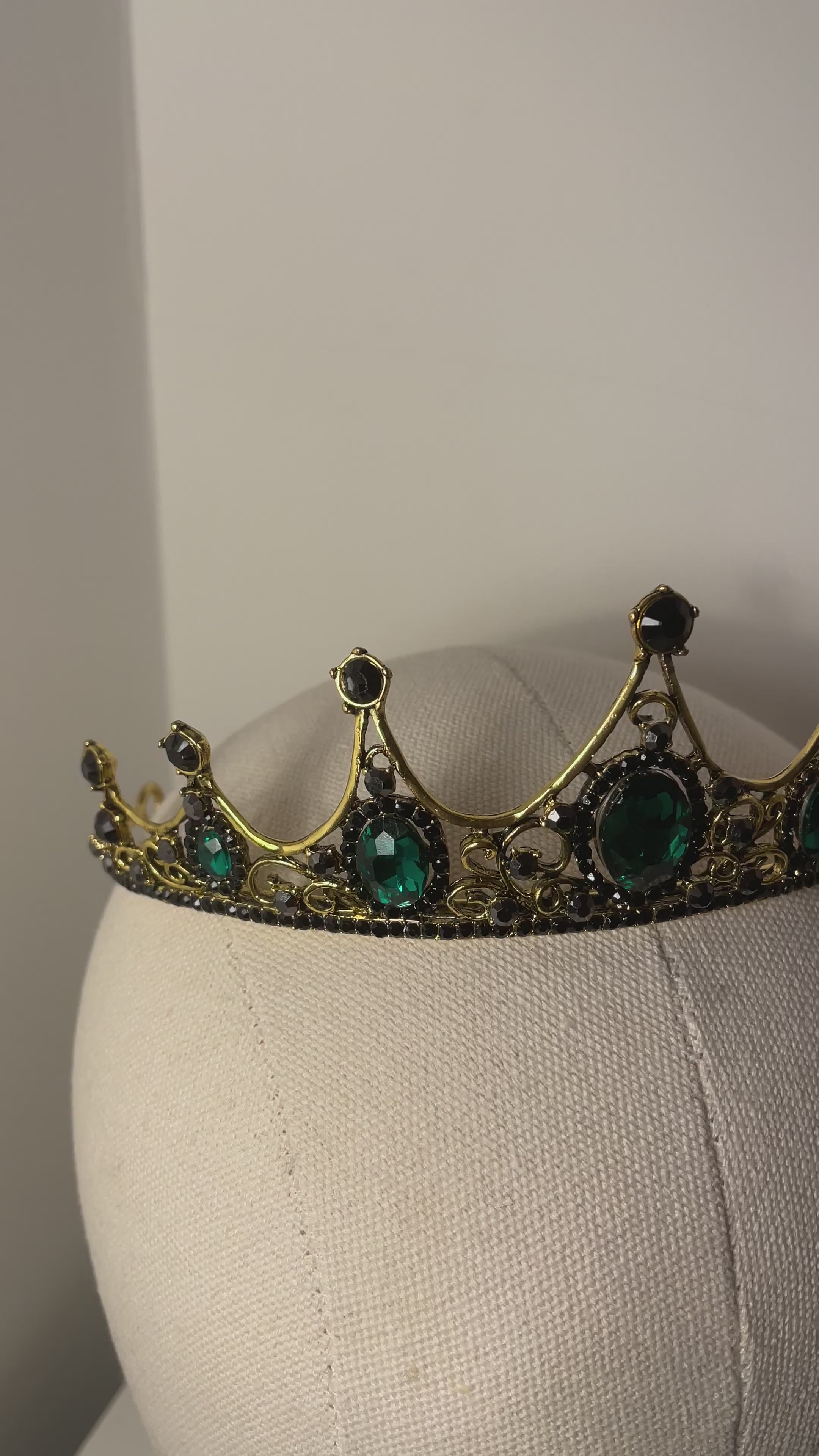 Emerald Crown – Lizabetha Parker